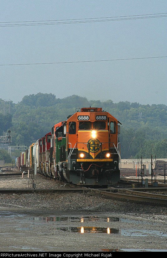 BNSF 6888